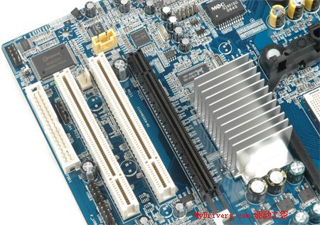 板载最强3D性能 AMD RS690系列主板预览--快科技--科技改变未来